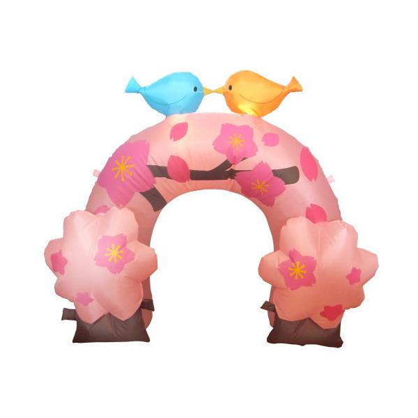 春にピッタリの、桜模様の明るいディスプレイ♪Sサイズは、今までのエアーディスプレーだと大きすぎて飾りにくかった棚や机の上にも置けるサイズです。アーチの内側にものを置くだけで春のムード満載です♪コンセントにアダプターを差し込むと空気で膨らみ中...