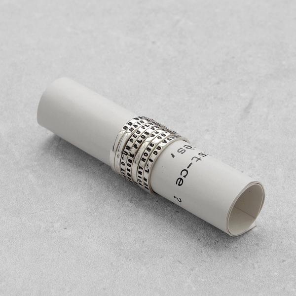 ■アイテム情報品番　0000014-8880003-0001ブランド　Serge Thoravalカテゴリ　ジュエリー > リング実寸　幅：2mm (1本),14mm(7本)カラー　シルバー素材　シルバー925原産国　フランス■商品詳...