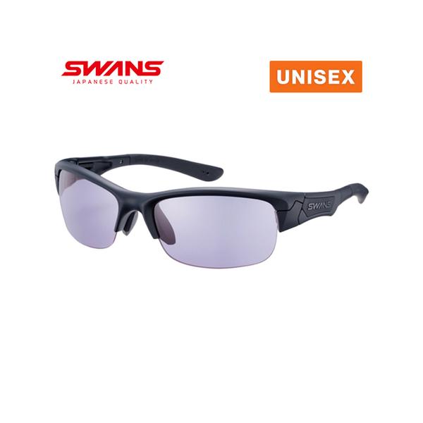 極めて高い身体能力を持つ草食動物・スプリングボックの力強くしなやかな動きを表現したフレームデザイン。日本人に最もフィットしやすいサイジングを流麗なフォルムで包み、さまざまなスポーツシーンで活躍する機能を搭載。SWANSを代表する二眼レンズモ...