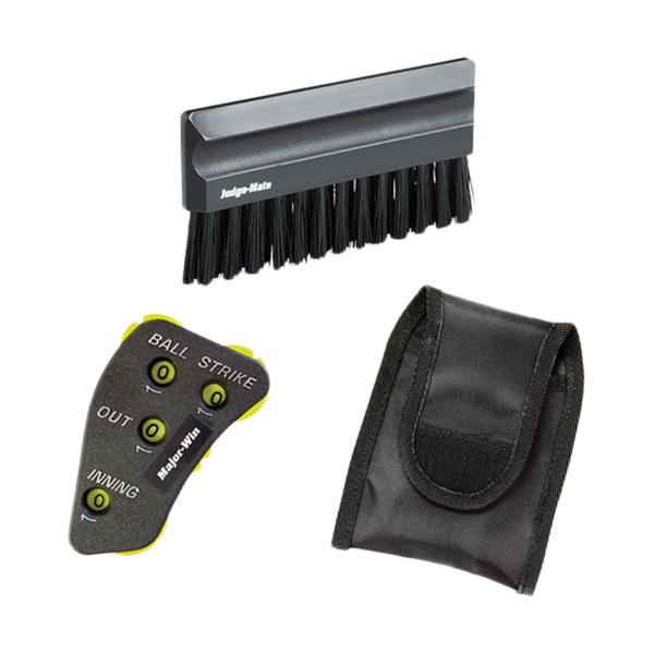 3点セット球審用。リセットダイヤル付！・全天候型1.球審ブラシケース　ベルトにセットできる2.ブラシ　スクレーバー（土、泥除去）機能付3.インジケーター　BSOメジャーモデル●管理code：79829673