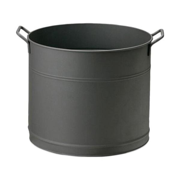 長い薪も安定してストックできる深めのストッカー。深さがあるので長い薪も安定してストックでき、くずが落ちない薪入れとして活躍。プランターカバーとしてもおすすめです。※水や耐荷重を超える重量の内容物を入れないでください。※アラスメタルの製品は、...