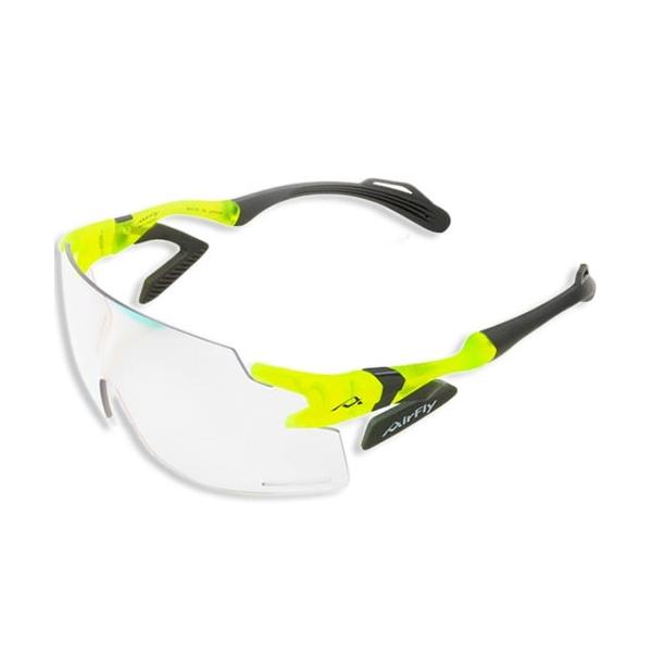 カラー：クリアー 〜 パープルゴールドミラー 自転車 偏光サングラス自転車専用に設計されたエアフライです。紫外線に反応してレンズが着色する調光レンズ仕様で、上下左右にレンズ幅が広く、前傾視線での視界の良さや風の巻き込み防止などが図られていま...