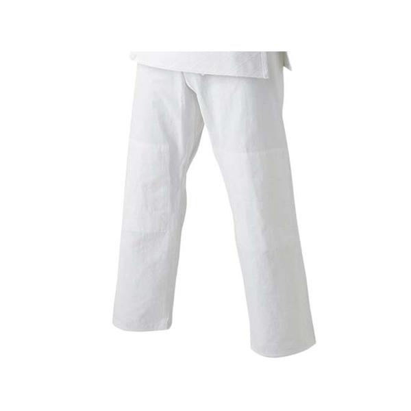 カラー：ホワイト 柔道着 初級者 学校正課 柔術 武術 九桜 クサクラ入門者から中級者まで幅広く愛されています。「大和錦」の3大特徴・ソフトで肌触りが良い。・上衣前合わせが良い。・生地にコシがあり、いつまでも型崩れしない。・中・高クラブ用に...