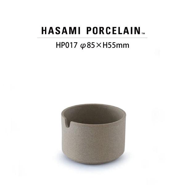 シンプルな直線でデザインされた波佐見焼の食器シリーズ。一定のモジュールに従ってサイズ設計されているので、自由にスタッキングが可能です。また異なるサイズの器が入れ子で収納できたりと機能性の高い食器です。マットな釉薬の施されたブラックと艶のある...