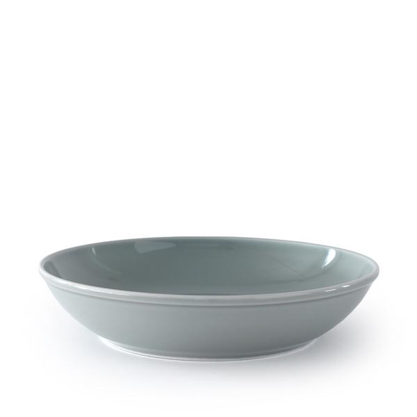 「Common」というテーブルウェアは、どこか親しみのわく、あたかもずっと昔からあったような形です。何年も、何十年も、さまざまな場所でたくさんの人が使うのにふさわしい、日常のための道具として、盛りつける料理やシーンを選ばず、しっかりとしたつ...