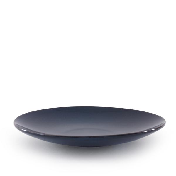 「石や鉄にそのまま料理を盛り付ける」そんな要素をもち日常使いできる器。そんなありそうでなかった器を作れないかな？とSyuRoが作ったのがせっ器。土を吹付け焼き締めたままのグレー、鉄のような釉薬をかけた黒、グレイッシュなマットの白、綺麗な石の...