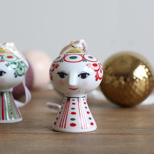 1950 年代から半世紀にわたって活躍したデンマークの国民的アーティスト、ビヨン・ヴィンブラッドの愛らしい絵柄を日々の生活に取り入れやすい磁器の雑貨にアレンジしたブランドです。彼は、陶器、グラフィック、舞台芸術、本の装丁、ポスターなど様々な...