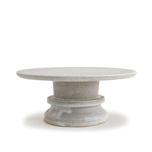 日本の陶工は、この現象と模様を「梅花皮　かいらぎ」と名づけ、技法として昇華させてきました。fractalは、プリミティブで力強い梅花皮と、クラシカルな形を合わせた、シンプルな中に力強さを秘めたテーブルウェアです。【 商品情報 】商品名：fr...