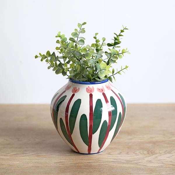 商品名：La Pittura Vase H20 Omi品番：AF169-F273-AU12ブランド ：HAY(ヘイ)サイズ：φ205×H200mm材質：せっ器生産地：スリランカ注意：画面上の色はブラウザや設定により、実物とは異なる場合があり...