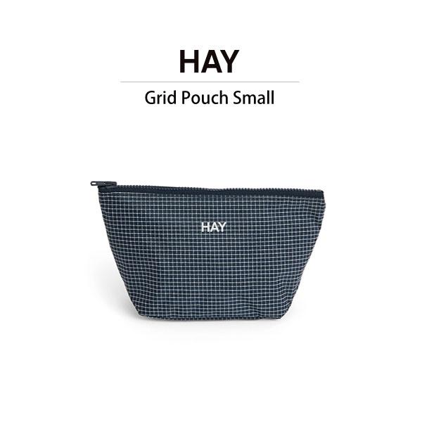 商品名：HAY Grid Pouch small (Dark blue) 品番：AF782-A601-AE89ブランド ：HAY(ヘイ)サイズ：W205×D70×H120mm材質：79%リサイクルナイロン / 21%リサイクルポリエステル生...