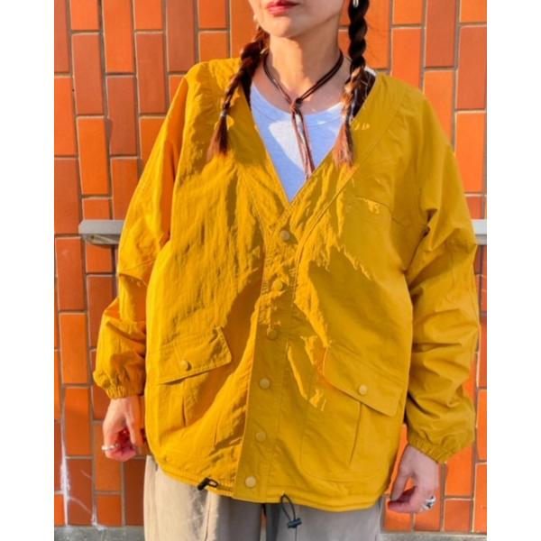 【発売日：2024年10月29日】【 生地 】ナイロンを強制的に縮め、シャリ感と凹凸感を出す塩縮加工を施した生地を使用しています。強制的に縮めることで独特の風合い、凹凸感を出しています。裏地：あり透け感：なし生地の伸び：あり光沢感：なしケア...