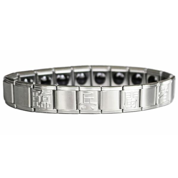 一般の人々も比較的よく口にする修験道の秘法のひとつに「九字」が あります「臨・兵・闘・者・皆・陣・列・在・前」の九つの文字を唱 えて行う秘術です。9字を刀印で横5本、縦4本に宙を切るものがあり、 また印で結んだり、指で切ったりします。この他...