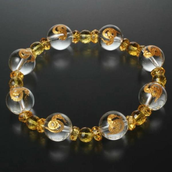 黄金蛇×金運祈願石古来より蛇は「家の守護神」といわれており、開運祈願・蓄財祈願の神としても信仰されています。また、商売の神様とも奉られています。水晶は古代より不思議な霊力がある石と伝えられ、身につけている人を災いから守るといわれています。そ...