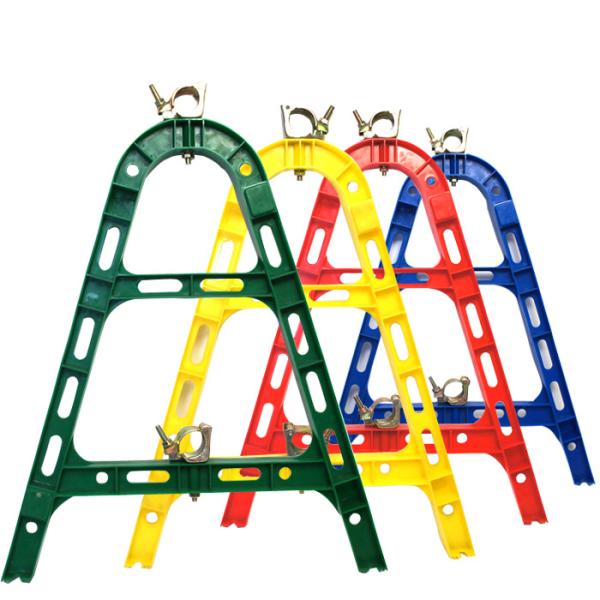 道路の工事や建築工事現場などの規制や区分けなど、侵入・進入を制限したり、危険の事前の確認意識の向上に利用されることが多い樹脂製の単管バリケードです。単管を繋いで立たせバリケードとして使用します。レッド 赤・ブルー 青・グリーン 緑・イエロー...