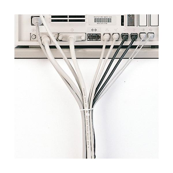 必要な長さにカットして、あふれるケーブルを簡単結束。ホワイト