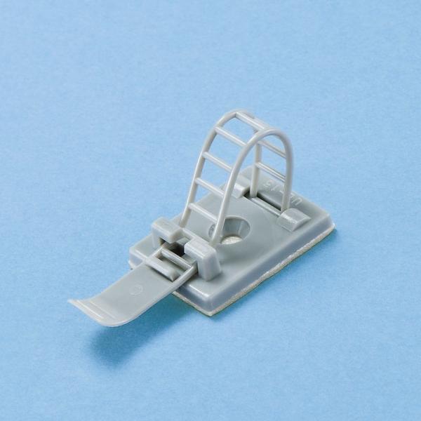 ケーブルサイズにあわせて調節可能なケーブルクランプ。＜仕様＞■カラー：グレー■入数：10個■結束径：3.0〜15.0mm■サイズ：貼付部／25.0×18.0mm、ベルト長／59.5mm■幅：8mm■ケーブル収容数：5本※ケーブル収容数は、直...