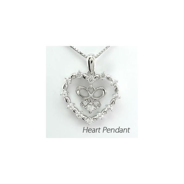 蝶々のダイヤモンドの石枠が揺れるハートバタフライダイヤネックレス。どこかクラシカルな雰囲気に乙女心をたっぷりと詰め込みました。ブラタイプの蝶が胸元で揺れて、デコルテに幸せあふれる輝きを。フェミニンで女性らしさの香るダイヤモンドハートペンダン...