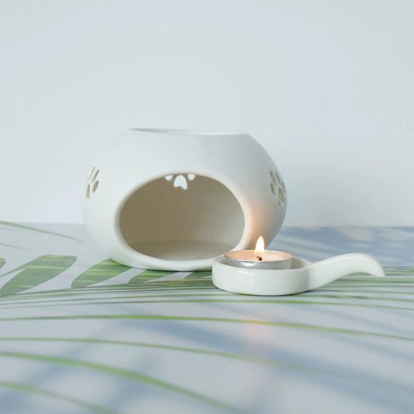 ※アロマオイルやキャンドルはつきません肉球がかわいい♪お好きなアロマオイルでリラックス！茶香炉としても使える！！精油（エッセンシャルオイル）と一緒にいかがでしょうか？（生活の木、デイリーアロマジャパン　取り扱い中）素材：セラミックス原産国：...