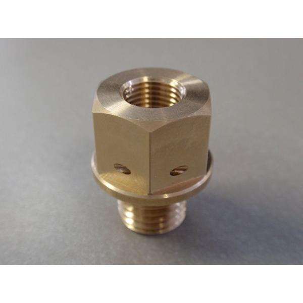 【発売日：2023年11月06日】ワイヤーロックが可能な油温計センサーのフィッティングです。ドレンボルトから油温センサーを取り出した際、困るのがワイヤーロック。センサーを取り出すフィッティングの限られたスペースに精度の高い穴を開け、ロードレ...