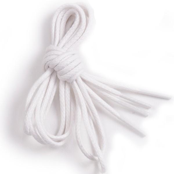 シューレース（靴紐）は消耗品として一般に売られている、ガスひものような廉価のものもありますが、トリッカーズのような伝統の名靴には純正品靴ひもに拘ってみたいものです。耐久性や締めやすさ、紐を締めたときの満足感・安心感は、靴ひもを変えるだけで靴...