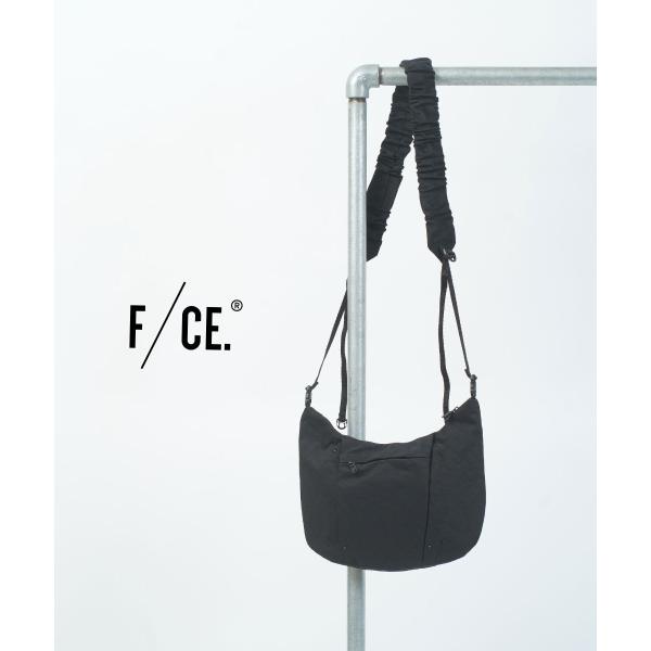【実寸】F(フリー)(縦20cm×横28cm×マチ2.5cm、ショルダー79〜156cm、容量2L)【素材】TEXTURED TWILL NYLON100%【重さ】180g【裏地】あり【特徴】フロント/ファスナーポケット×1、内側/ファスナ...