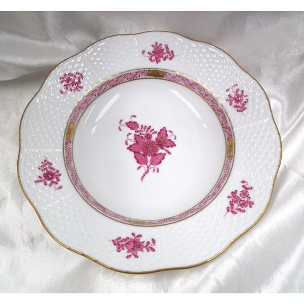 　日本でも高級磁器メーカーとして人気の高い、ハンガリーのヘレンド窯。１８６０年終わり、ハンガリーのアポニー公爵から突然ディナーウェアの注文があったそうです。納期に時間的な余裕がなく「インドの華」をベースにデザインされました。現在アポニーグリ...