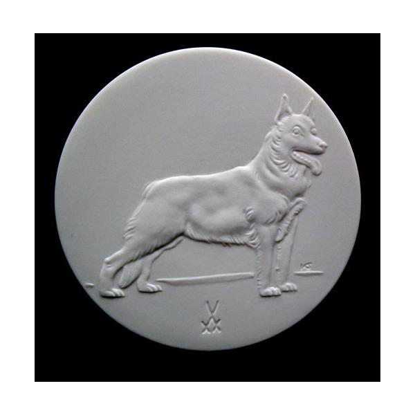 マイセン磁器製、モチーフはジャーマンシェパード、マイセン双剣マーク入りです。犬好きの方にもお勧めです！φ約65ｍｍ、厚さ約5ｍｍ。ギフト無料。在庫僅か、お取り寄せ不可ですのでお見逃しなく！保証はありませんが、クリックポスト送料185円（ポス...