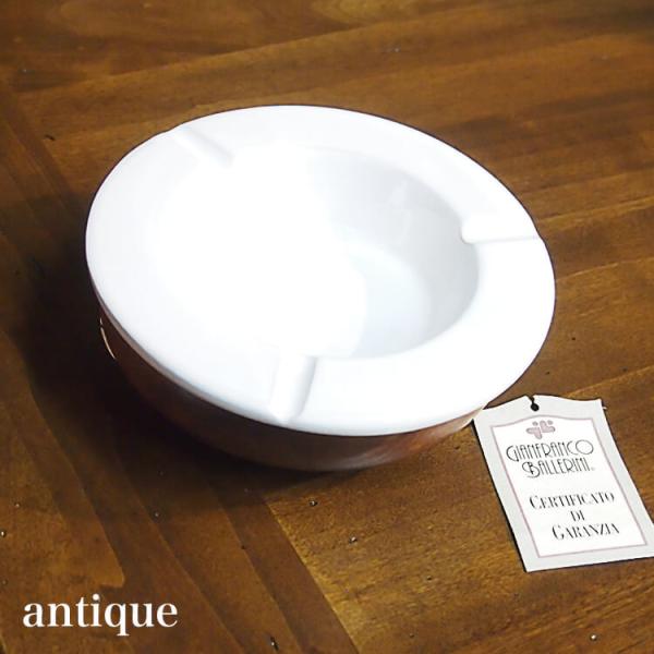 シンプルデザイン■サイズ：(mm):W140×D140×H60※木部取り外し可能■色：NOCE(くるみ色)陶器(白釉薬掛け)■材質：木製(無垢材)陶器(白釉薬掛け)※手作りの希少な商品のため一点ごとのお取り扱いとなっておりますので在庫切れの...