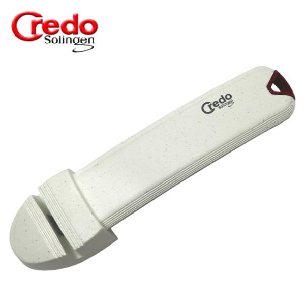 厳正な現地ギルドの審査に合格した包丁砥ぎ器です。【ブランド】クレド　Credo【ブランド国名】ドイツ【寸法】W41×H35×L17.3（ｍｍ）【容量】【材質】ABS樹脂、超硬金属【重量】76g【原産国】ドイツ【耐冷・耐熱温度】