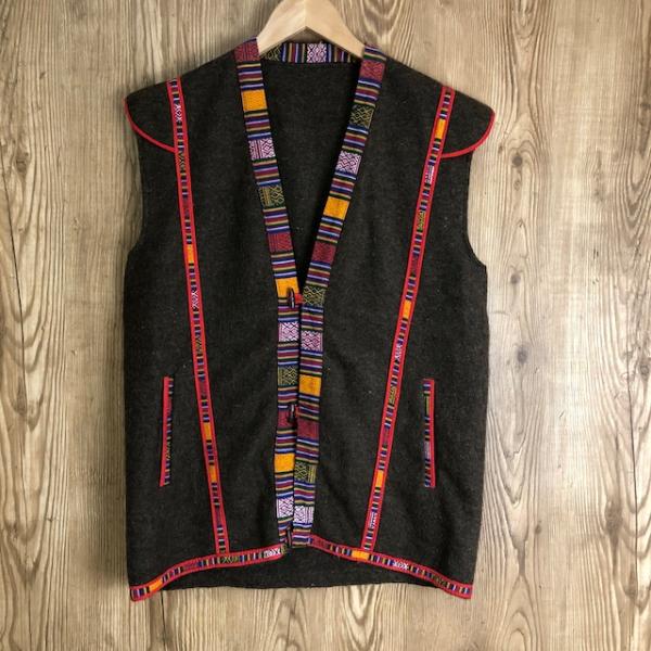 【アイテム】 VINTAGE ウールベスト KULLU インド メンズSサイズ位 ハンドメイド ビンテージ ヴィンテージ  古着 e24040208【コンディション】・BS→未使用または新品の商品（デッドストック）A→使用感のほぼない、大変...