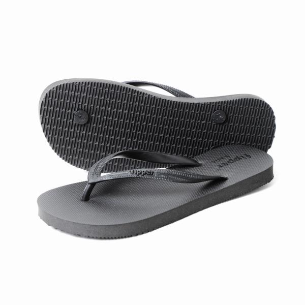 【Fipper/フィッパービーチサンダル】マレーシア発のビーチサンダルブランド。タイ原産の上質な天然ゴムを使用し、最高な履き心地のビーチサンダルを作っています。程よい厚みのソールは長時間履いても足が痛くなりにくく、鼻緒のフィット感も良く擦れ...