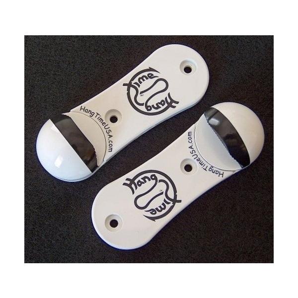 スノーボードを壁に飾る、スノーボード・ウェイクボード用 壁かけ ウォールマウントです。シーズンオフの収納に スノーボードを壁にかけるとお部屋もお洒落に変わります。サイズ10.5cm×4cm×2カラー:白本体:2個(10.5cm×4cm) ビ...