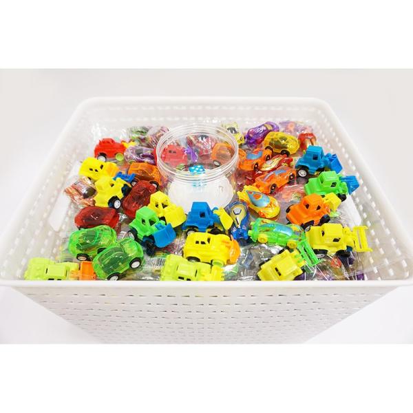 ミニプルバックカー　サイコロ出た数だけプレゼント抽選会　350個【商品番号】 No.16219【商品説明】 いろんなプルバックカーが大集合！のりもの好きのお子様に大人気の抽選会です。出たサイコロの数だけ景品がもらえます！町内会のイベントや、...