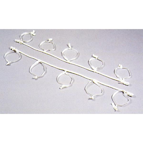 【内容】運動会やスポーツイベントの運営に最適なグッズです。 【大きさ】ムカデ競争用ロープA(5人用) ／ 直径12mm×長さ1m40cm※足縛り紐は、幅2cm×長さ50cm 【素材】ポリプロピレンスパン、(足縛り紐はアクリル製) 【備考】写...