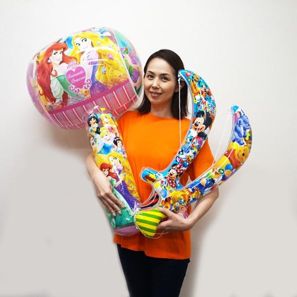 ビックディズニーエアーハンマー＆海賊剣　抽選会(91名様用)+予備9個【商品番号】 No.25795【商品説明】 スクラッチ三角くじと抽選箱が付いているのですぐに抽選会ができるセットです。町内会のイベントや、お店でのイベント、子供会のイベン...