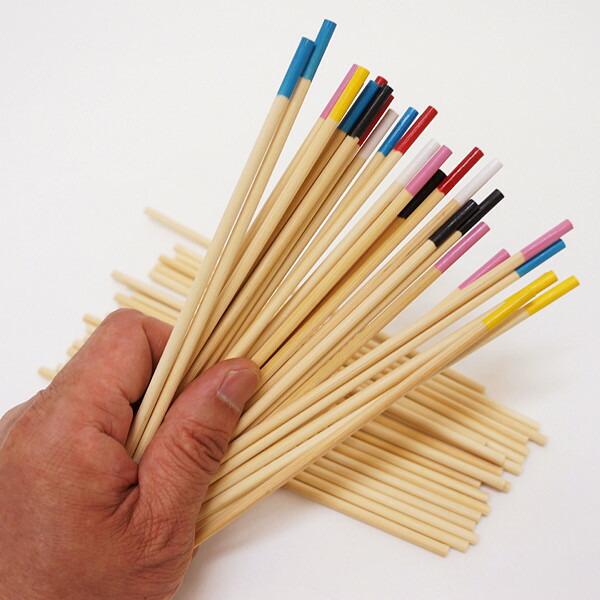 No.658 抽選おみくじの抽選棒のみ50本(各色と無地セット)【セット内容】抽選棒　赤5本抽選棒　黄5本抽選棒　青5本抽選棒　桃5本抽選棒　白5本抽選棒　黒5本抽選棒　無地20本【サイズ】直径5mm×約16cm【素材】竹