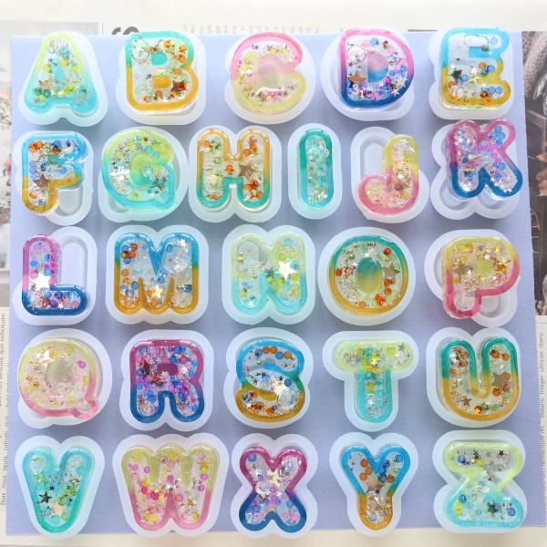 【商品情報】■商品についてシャカシャカのアルファベットが作れるシリコンモールドです。26文字のシリコンモールドが個別で入っているセットで、専用のppシート26文字分付き♪ 一文字ずつ分離しているので、制作に便利です。UVレジン、エポキシ樹脂...