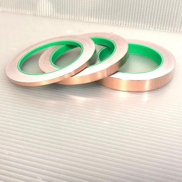 静電気除去など多用途でご使用頂ける銅箔テープ3本のセット・両面とも導電性がありますので、貼るだけで粘着面と金属テープ表面が導電します。・製品に貼り付けて電線端子としてや、家電、OA機器の電磁波シールド、トランスのショートリングに最適です。・...