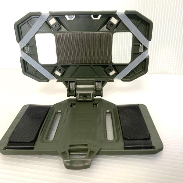 タクティカルスマホケース●molleシステム対応！タクティカルベストやバックパックに取り付け可能！●スマホレンズに干渉せず、画像や動画配信が撮影可能！●スナップボタンで簡単開閉！●角度も最大175°まで開くことが可能！●6.1〜6.7インチ...