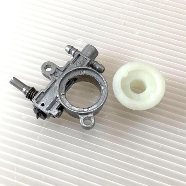 チェーンソー オイルポンプ ウォーム駆動ギア耐久性ありの長寿命！2500/3800チェーンソーのスペアパーツとオイルポンプ。25CC / 38CCのチェーンソーに適合します。