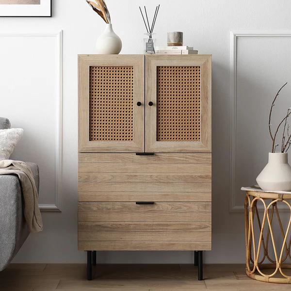 メーカー直送のため、発送までに2〜3営業日（土日祝・大型連休・休業日除く）必要となります。配達日・配達時間・配送業者はご指定いただけません。北海道・沖縄・離島（淡路島・佐渡島・五島列島など）はお届けできません。木目柄とラタン調の扉が特徴の大...