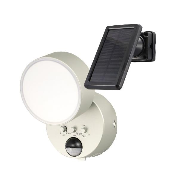 □特長人や車の動きを検知して点灯する小型LEDセンサーライトです。●付属のソーラーパネルによる充電池で動作し、小型でも明るい1灯型(500lm)。●検知エリアの奥行き最大8m、検知幅は最大180度(設置高2.5m時)。●センサー部から角度を...