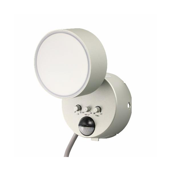 □特長人や車の動きを検知して点灯する小型LEDセンサーライトです。●AC100V電源で動作し、小型でも明るい1灯型(1000lm)。●検知エリアの奥行き最大8m、検知幅は最大180度(設置高2.5m時)。●センサー部から角度を調節することで...