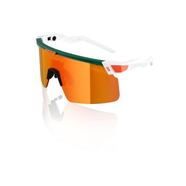 フレームカラー　　　Ireland Mattレンズカラー　　　　Orange Mirror Lens特定ジャンルに限定されないオールラウンドスポーツサングラス。未来志向の強いエッジと表面を人間工学的に解釈した、TAGならではの独創的な技術力...