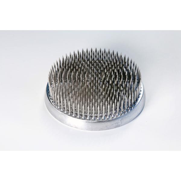 サビにくいステンレス針！台には、取り外し可能なゴム付き。使用時に安定させ、花器を傷つけにくくします。サイズ：約φ80×H21mm剣山本体：鉛針：ステンレス●針の先は鋭利で危険ですので、手や指をキズつけないよう、充分ご注意下さい。●放置したま...