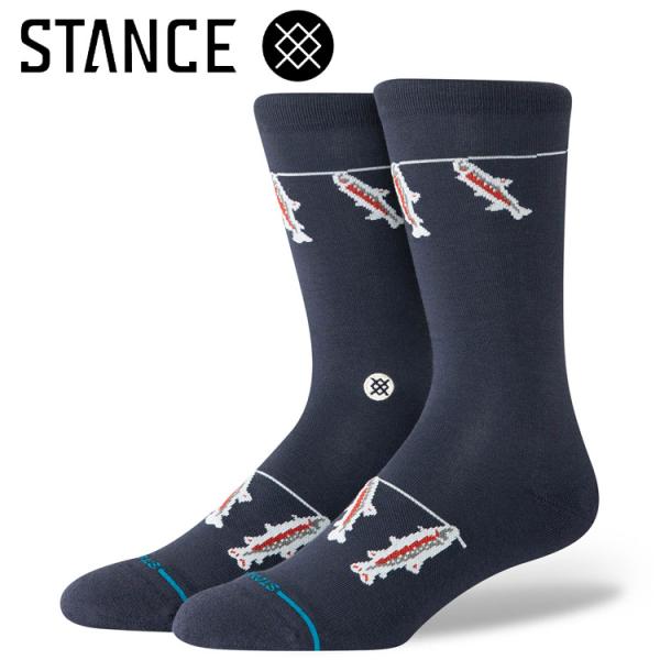 DESCRIPTION●スタイル：クルー●素材：コームドコットンブレンド落ち着いたネイビーベースに遊び心のある魚モチーフがアクセントになったデザインのクルー丈ソックスです。伸縮性のあるリブがふくらはぎを包み込み、きつ過ぎずゆるくない極上のフ...