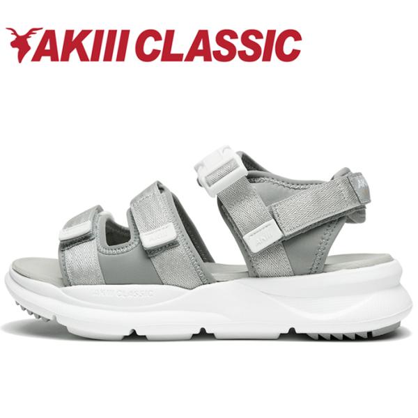 アキクラシックは2007年ライフスタイルスポーツブランドとして誕生。個人が持っている様々なアイデンティティ「all kinds of identity」を意味し、既存の概念に囚われない、ファッションとスポーツがハイブリットした、新しいライフ...