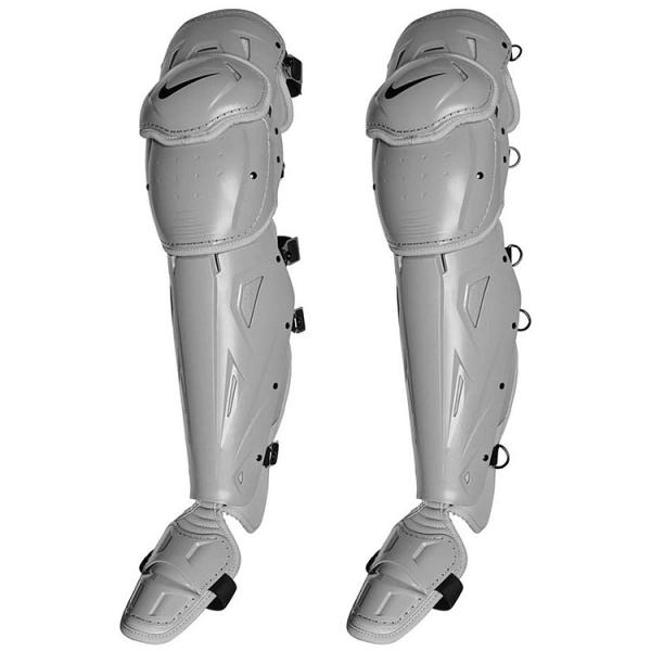 深く広い膝シェル - ガードをしっかりと固定。ロッキングシステム - ガードを安全に固定し、ずれを最小限に抑える。柔軟なトウキャップ - 必要に応じて動きながら、完全な保護を維持。プロテクティブジェルクッション - 膝を包み込むように保護。...