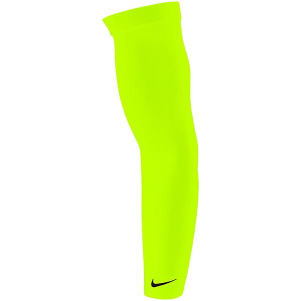 Dri-Fitテクノロジーを使用したコンプレッションアームスリーブ。汗の蒸発を促進し、汗の滞留を最小限に抑える。UVAやUVBから肌を守る。片腕用。サイズ:縦42cm×横12.4cm×高さ0.5cm80% ポリエステル, 14% スパンデッ...