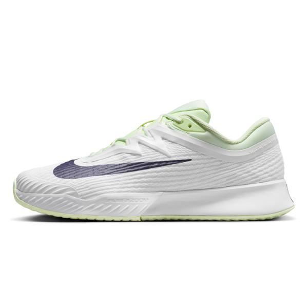 ヴェイパー プロ 3は、横方向の動きからネットダッシュまで、反発力と爆発的なパワーを提供。ポイントの維持をサポートします。反発性に優れたAir Zoomクッショニングを搭載し、新しいラバー合成素材を取り入れて従来のヴェイパーより軽量化。マッ...